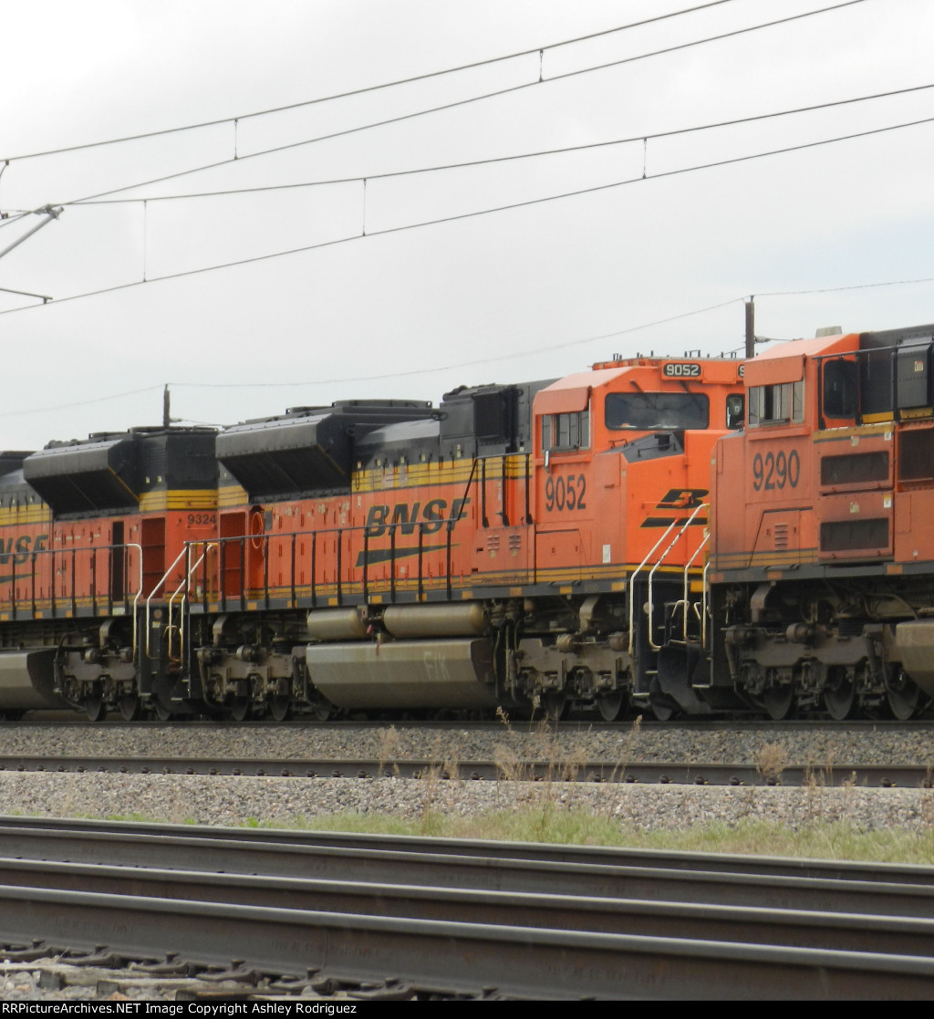 BNSF 9052